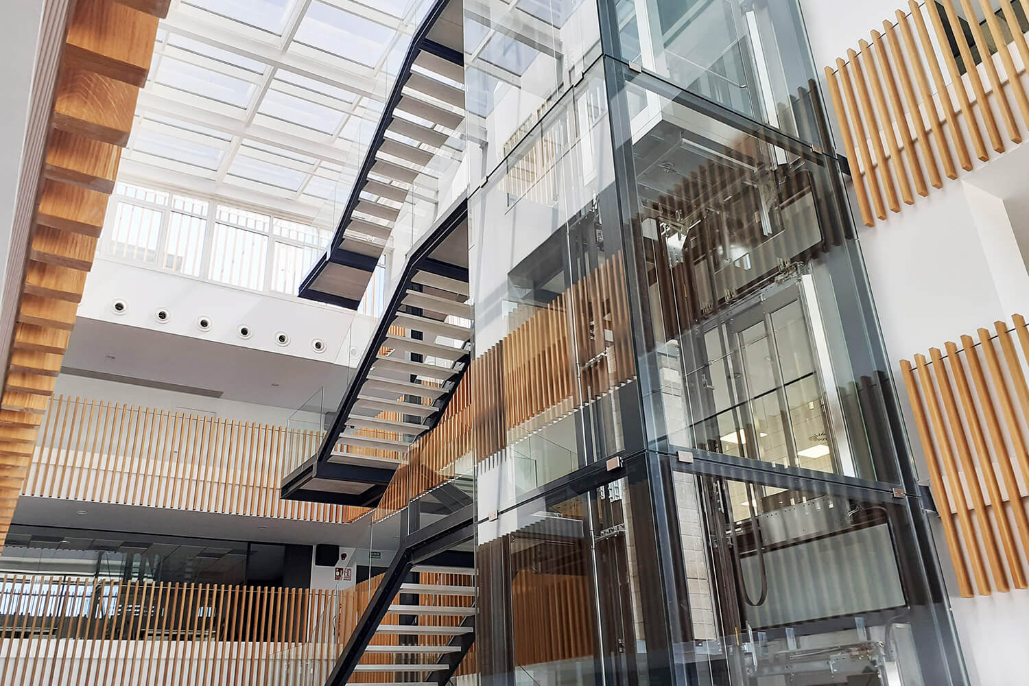 LLUM DES DE TOTS ELS ANGLES - Vidresif Blog